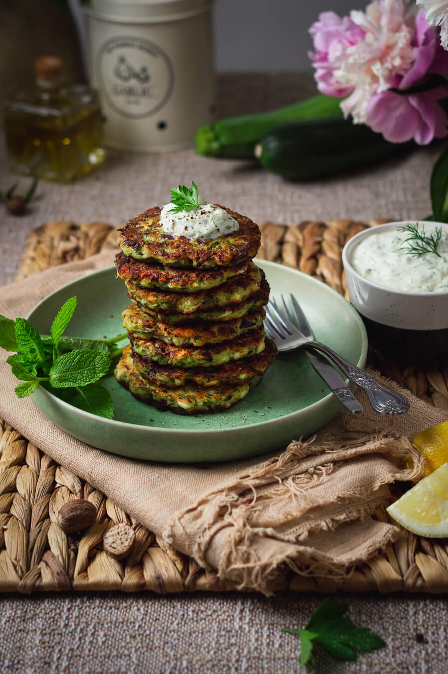 Grčki popečci od tikvica i feta sira s tzatzikijem - Food and Mood