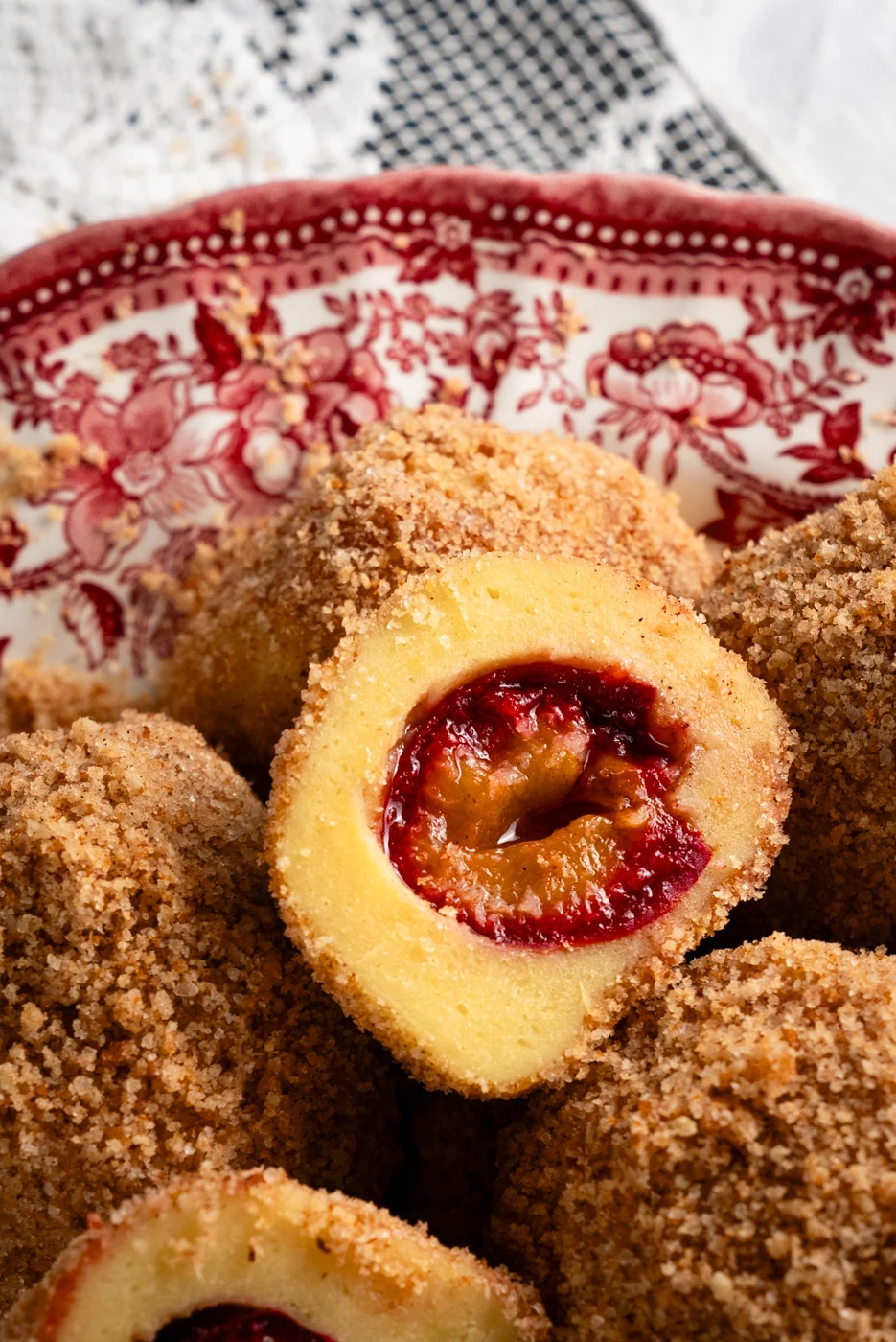 Starinske knedle sa šljivama - Food and Mood